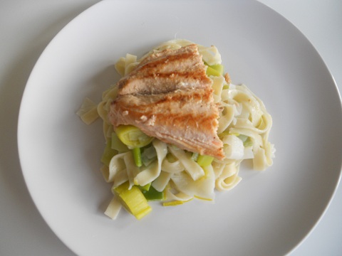 Zalm met prei en tagliatelli. – Witch